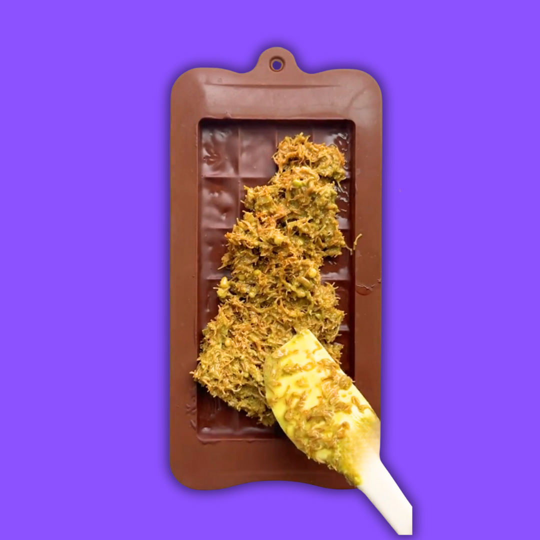 Viral Knafeh Stuffed Chocolate Bar Kit – Chocbox LA